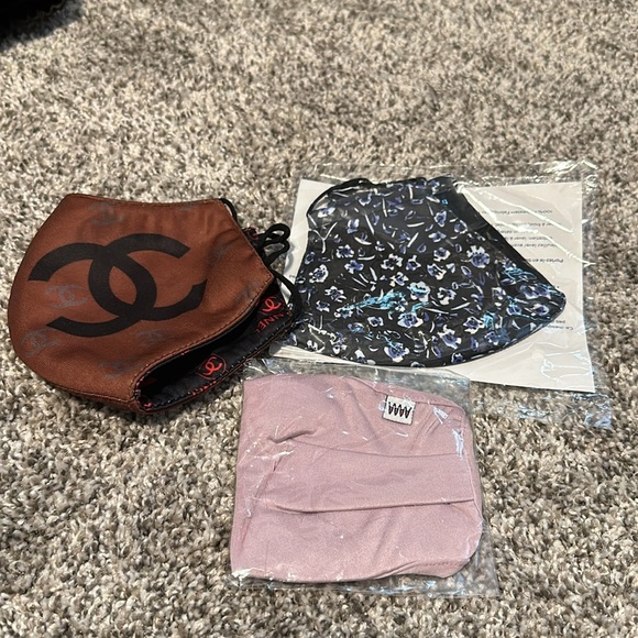 Tory Burch | Accessories | Tory Burch Wicked Weasel Cc Face Masks ...